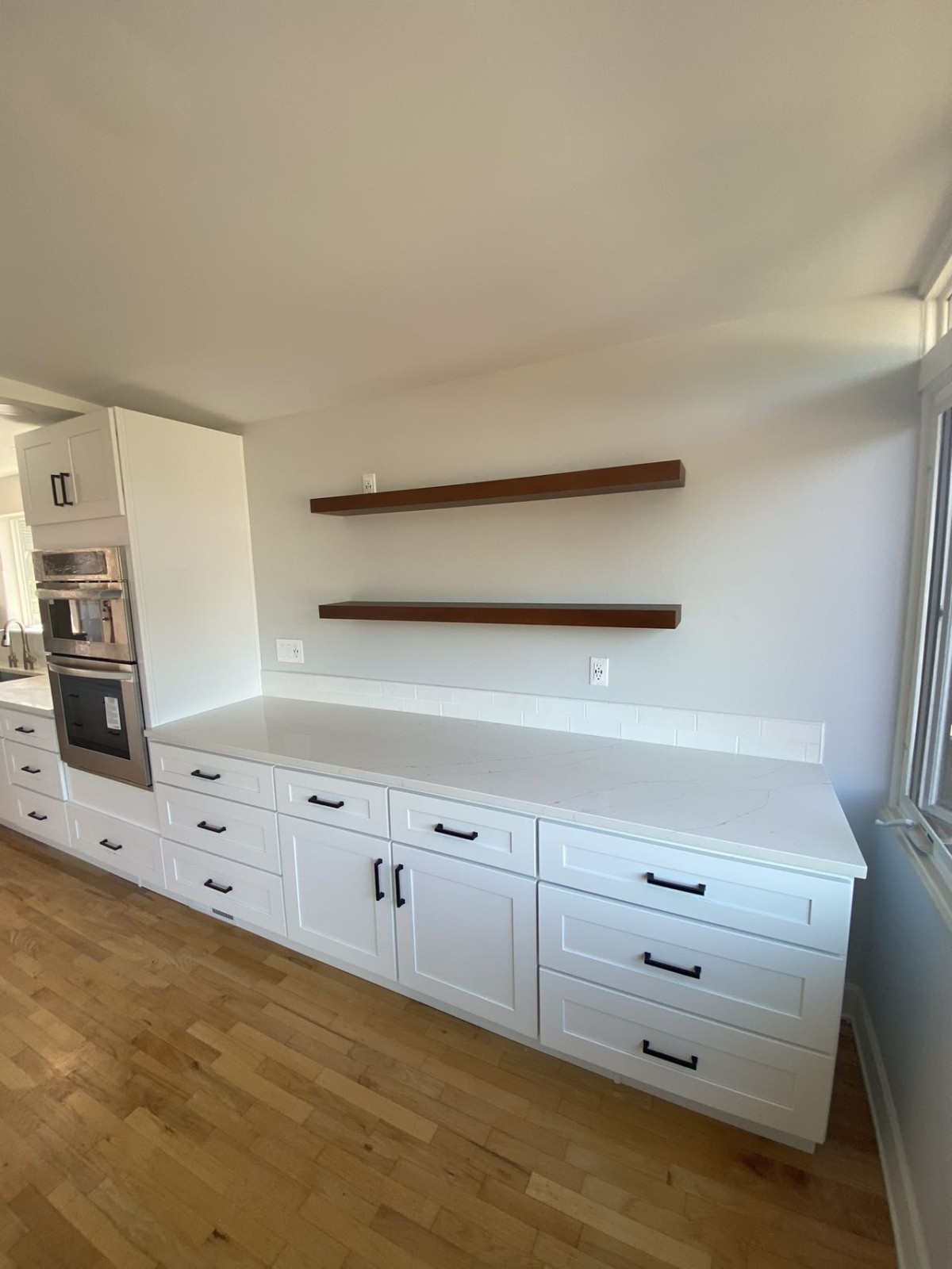 A1 Cabinet & Granite-M25 – Aspen White